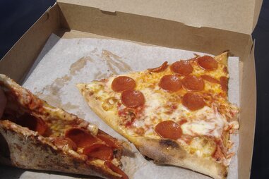 Pope's Visit To New York City - Pope Eats Pizza - What Does the Pope ...