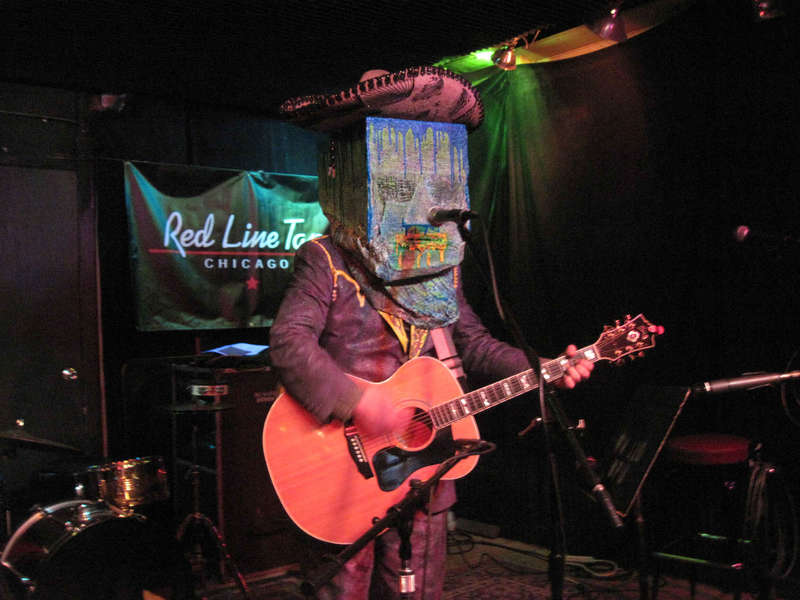 Red Line Tap: A Bar in Chicago, IL - Thrillist