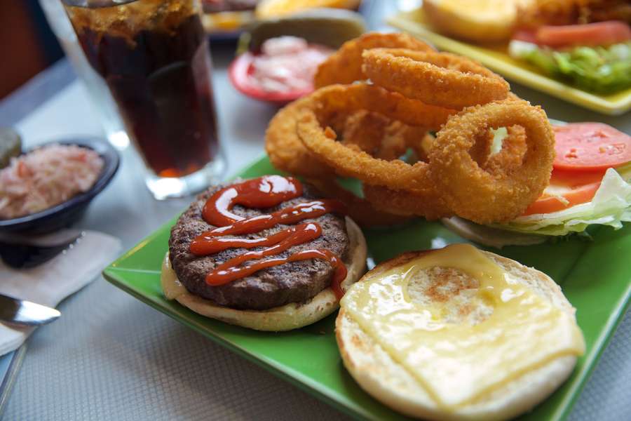 Why Diner Burgers Are Better Than Fancy Burgers - Thrillist