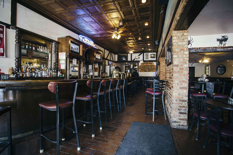 Falcon Inn: A Bar in Chicago, IL - Thrillist