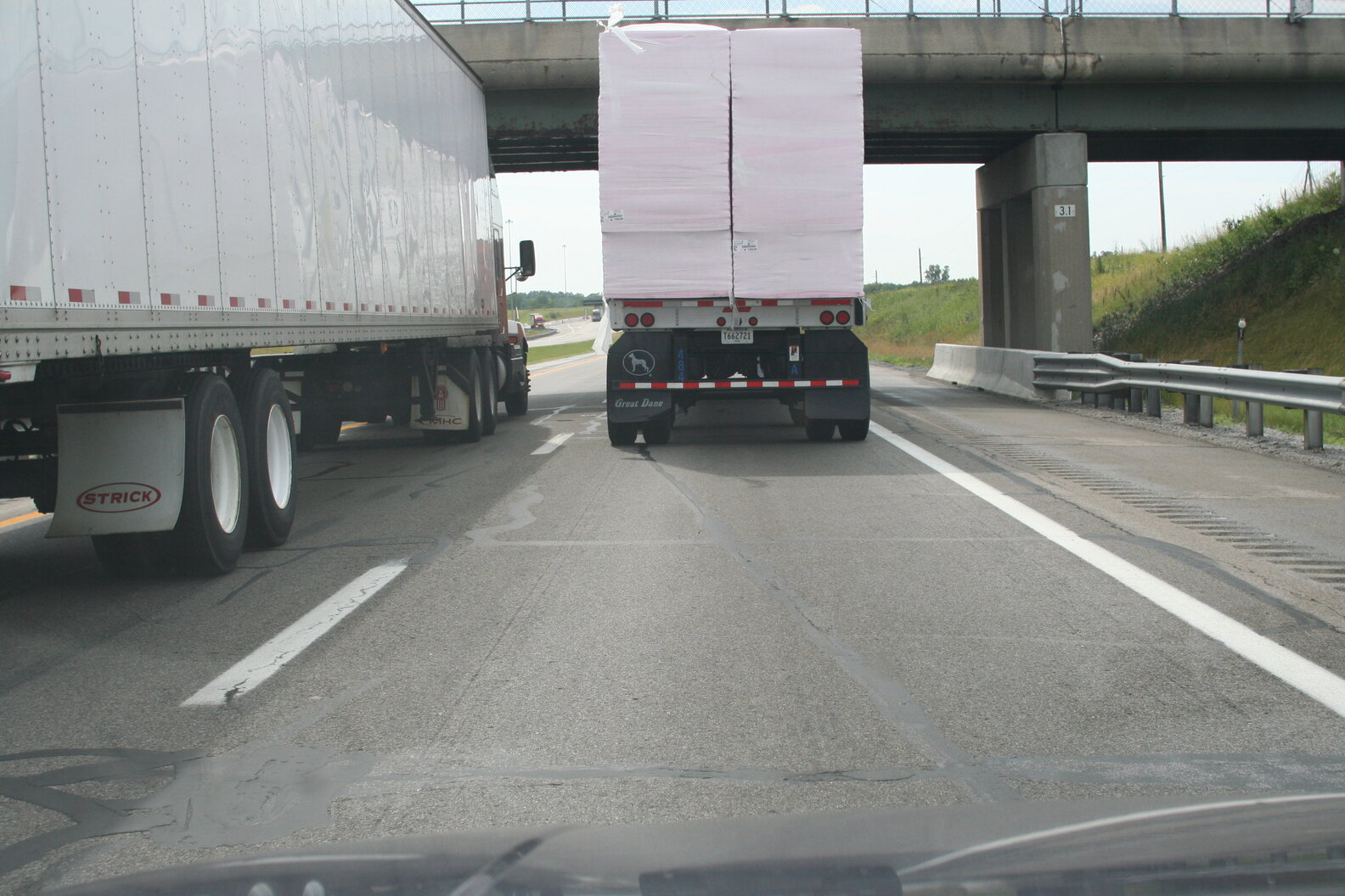 How to Drive Safely Next to Trucks and 18 Wheelers - Thrillist
