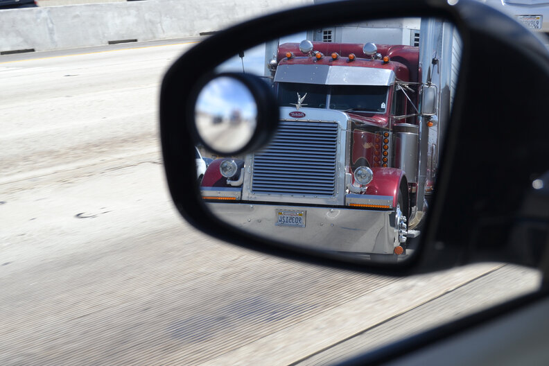How to Drive Safely Next to Trucks and 18 Wheelers - Thrillist