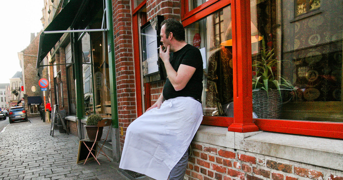 Study: Being a Waiter Is More Stressful Than Being a Doctor - Thrillist