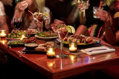 The 14 Best Bars and Restaurants on the Sunset Strip - Thrillist