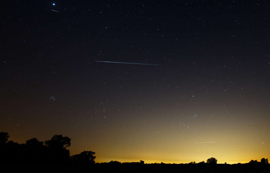 Here's How to Watch the Meteor Shower from Halley's Comet This Week ...
