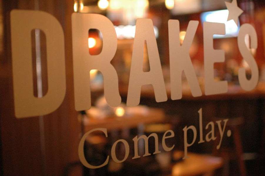Drake's: A Bar in Louisville, KY - Thrillist