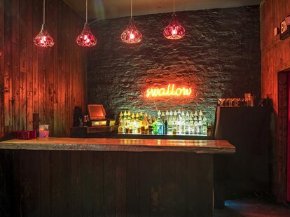 Vinyl: A Bar in Austin, TX - Thrillist