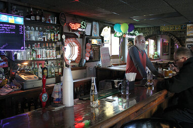 What Your Favorite Milwaukee Bar Says About You - Thrillist