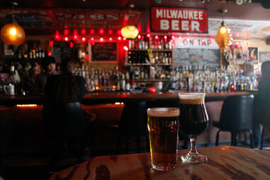 What Your Favorite Milwaukee Bar Says About You - Thrillist