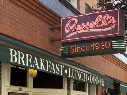 Russell's: A Restaurant in Pasadena, CA - Thrillist
