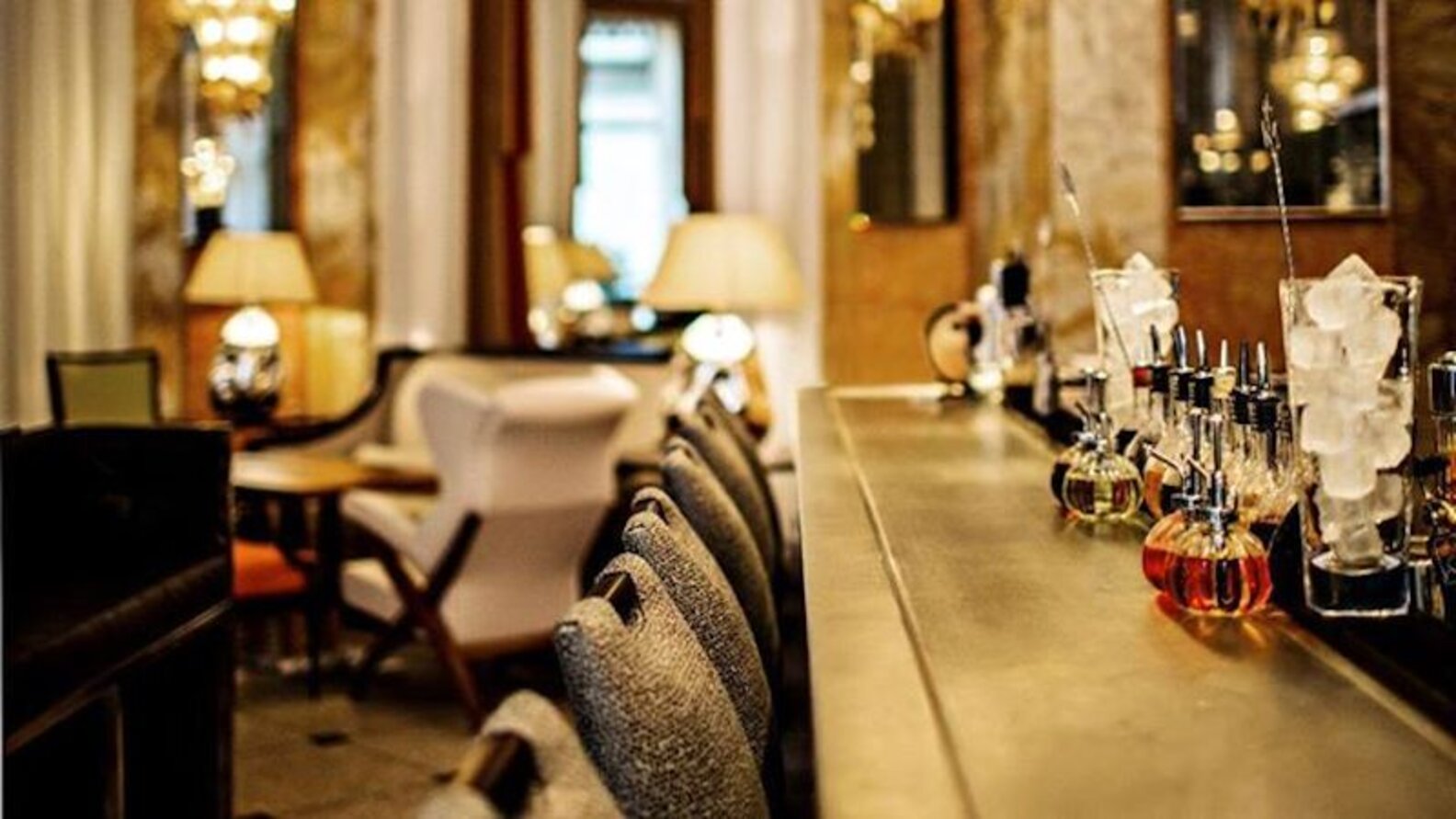The 12 Most Beautiful Bars in Paris - Thrillist