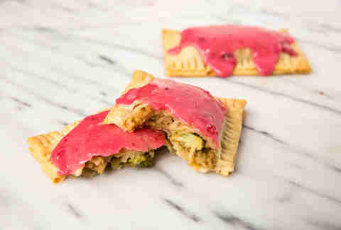 SpaghettiOs Pizza - Thrillist Recipes