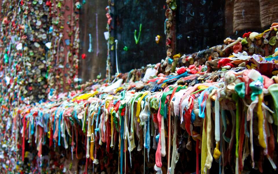 Watch 2,350 Pounds of Gum Cleaned Off the Gum Wall - Thrillist