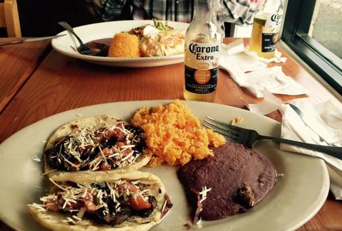 El Rinconcito Cafe: A Washington DC Restaurant.