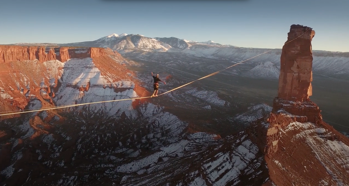 Watch Daredevil Walk Insanely High Slackline Across Utah Desert - Thrillist