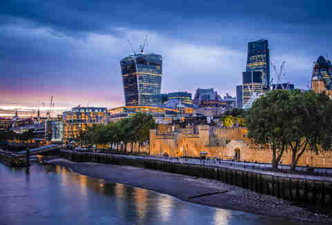 Weird London History - Strangest Things to Happen in London - Thrillist