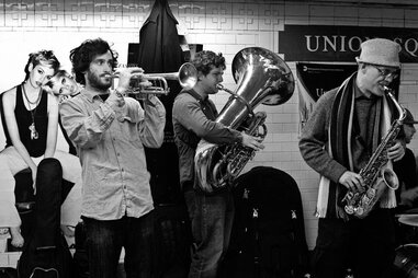 Meet 5 of NYC's Best Subway Buskers - Thrillist