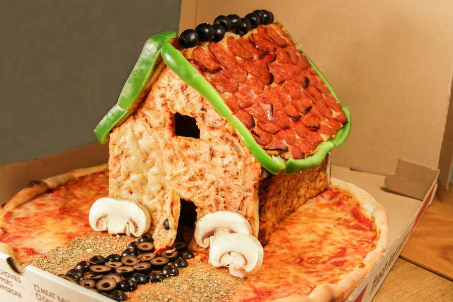 Screw Gingerbread. Behold the Pizza House. - Thrillist