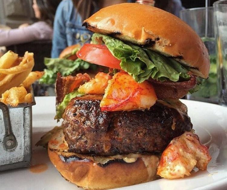 MET Bar and Grill: A Boston, MA Restaurant.