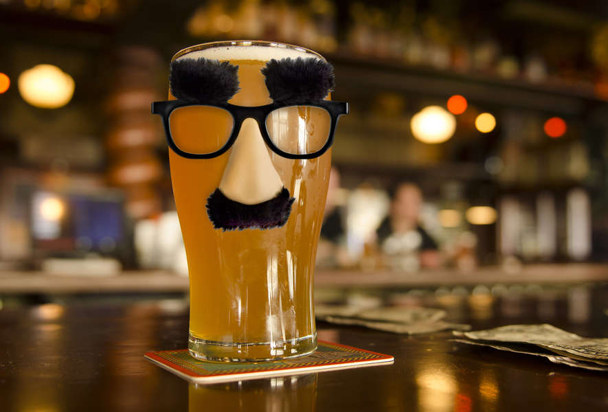 Signs of a Fake Craft Beer Bar - Thrillist