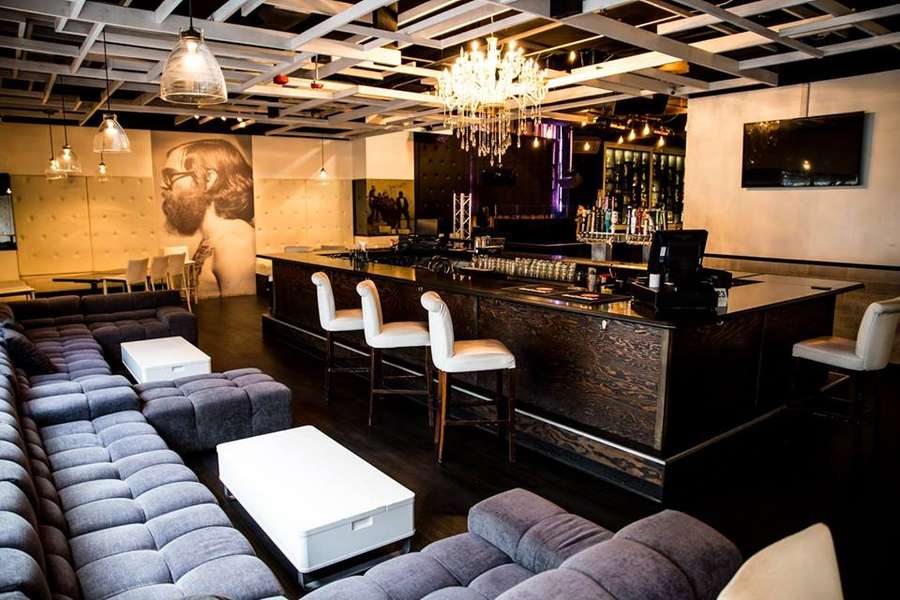 Safehouse: A Bar in Honolulu, HI - Thrillist