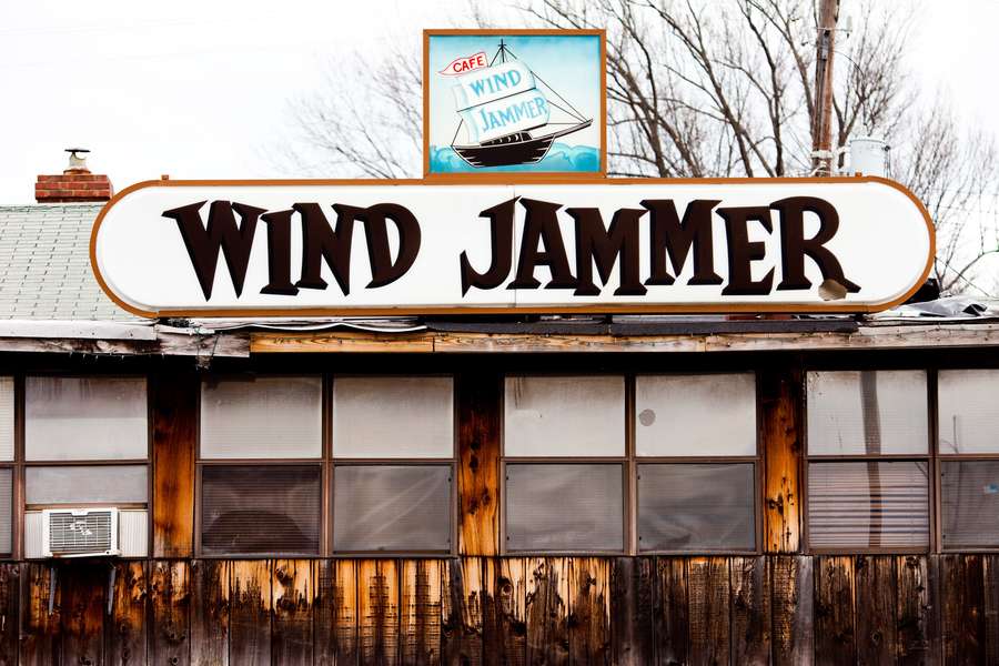 Wind Jammer: A Bar in Memphis, TN - Thrillist
