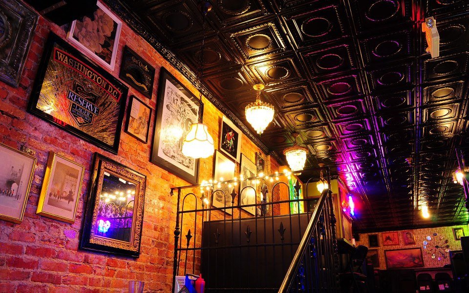 Looking Glass Lounge: A Washington DC Bar.