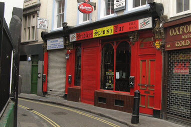 Best London Dive Bars - Thrillist