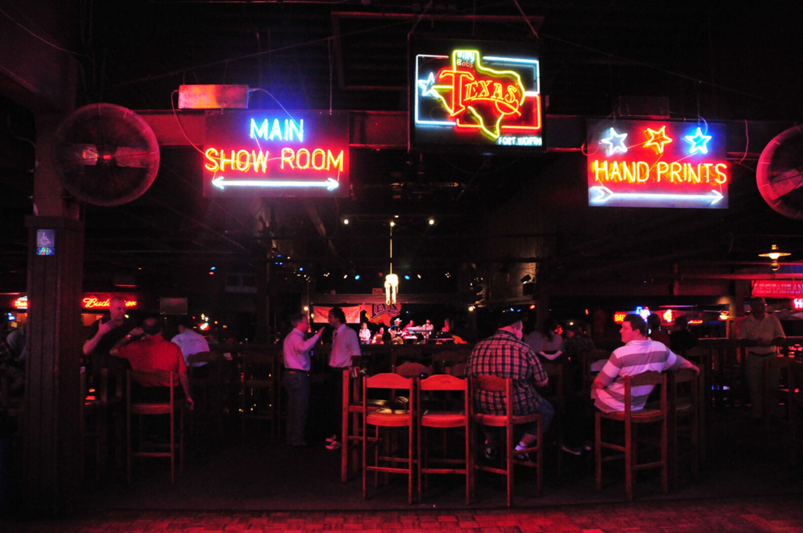 A Night in Billy Bob's, the World's Largest Honky Tonk - Thrillist