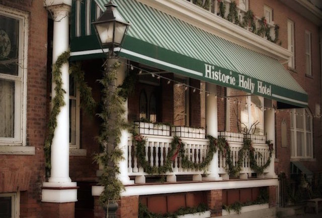 Historic Holly Hotel Restaurant - Thrillist Detroit