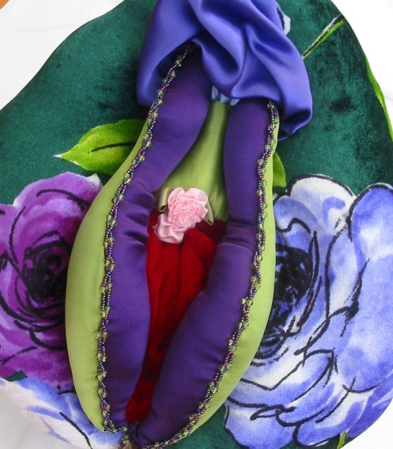 Inside the World of a Vulva Puppeteer - Thrillist Inside the World of a Vulva Puppeteer - Thrillist