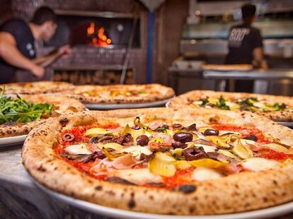 800 Degrees Pizza: A Restaurant in Los Angeles, CA - Thrillist