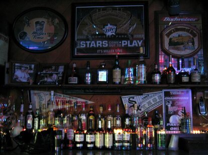 Bob Inn: A Bar in Chicago, IL - Thrillist