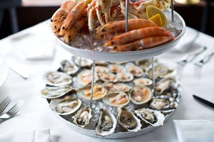 Docks Oyster Bar - Midtown East, NYC: A Bar in New York, NY - Thrillist