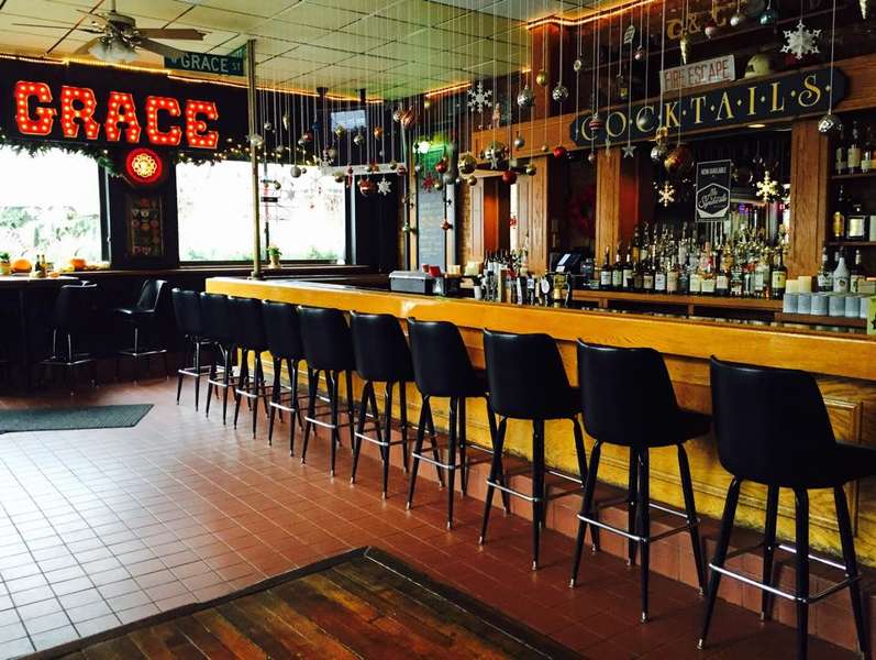 Grace & Leavitt Tavern: A Bar in Chicago, IL - Thrillist