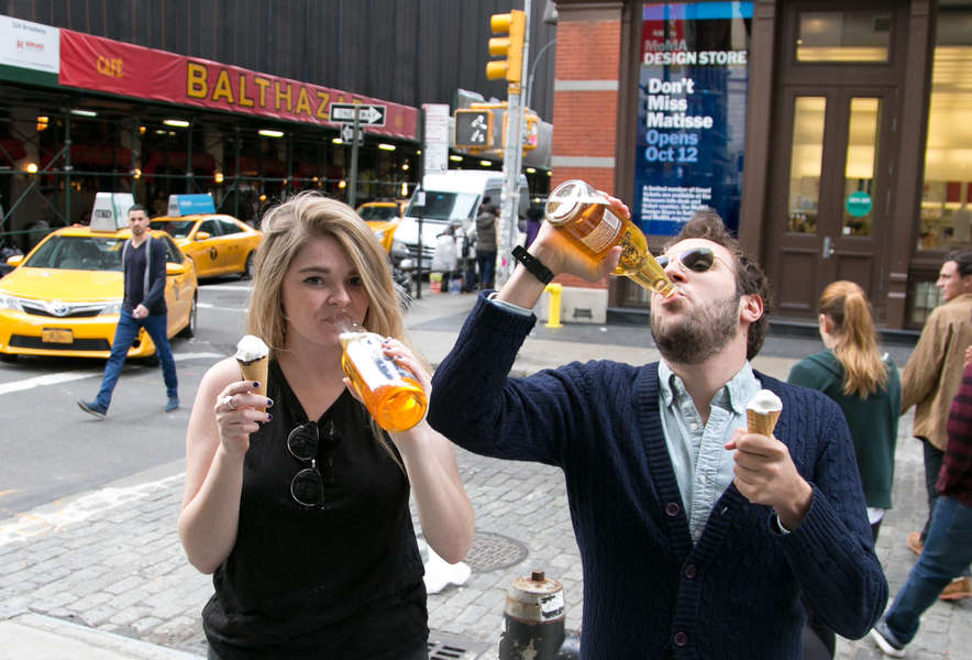 Manhattan Decriminalizes Public Drinking Low-Level Offenses - Thrillist