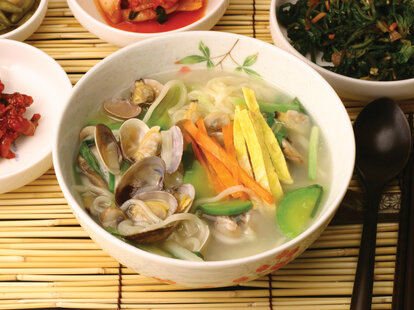 Hangari Kalguksu (Hangari Bajirak Kalguksoo): A Restaurant in Los ...