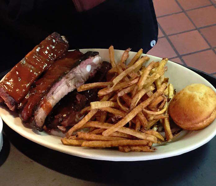 LA Soul Food: A Restaurant in Akron, OH - Thrillist