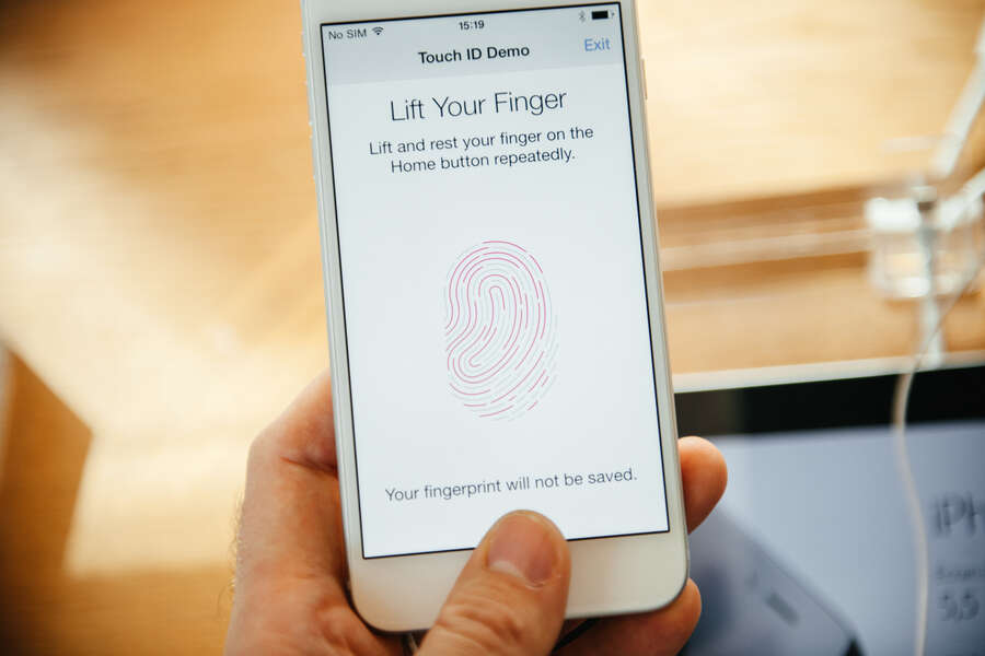 How to Hack Phone Fingerprint Scanner - Thrillist