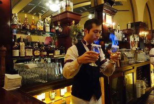 Golden Dragon Exotic Club: Venue.