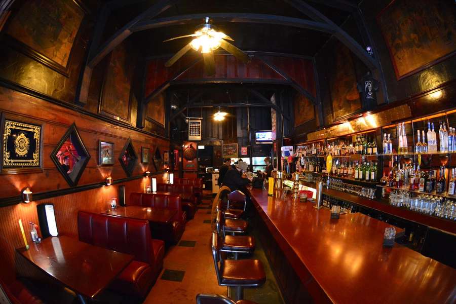 Holman's Restaurant: A Bar in Portland, OR - Thrillist