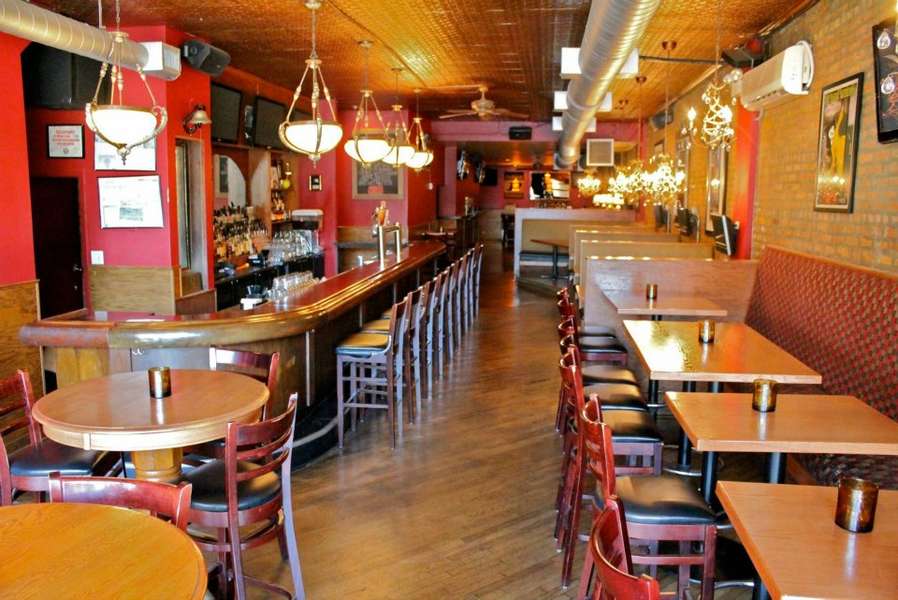 Waterhouse Tavern and Grill: A Bar in Chicago, IL - Thrillist