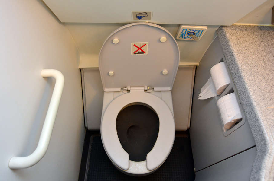 Fascinating and Disturbing Things You Never Knew About Airplane ...