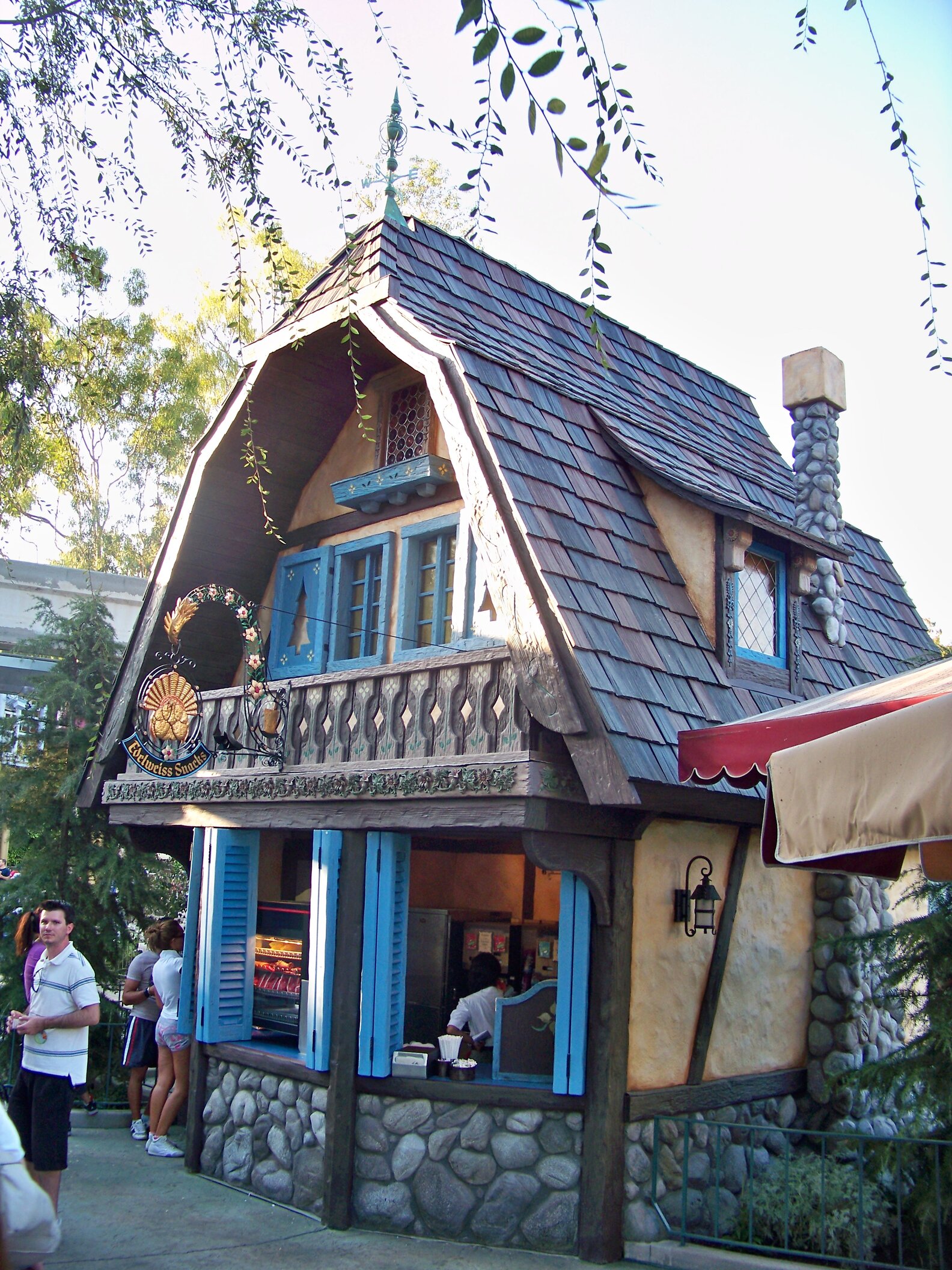 Best Disneyland Restaurants and Places to Eat - Thrillist
