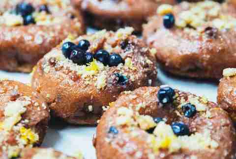 Do-Rite Donuts & Chicken: A Streeterville, Chicago Restaurant.