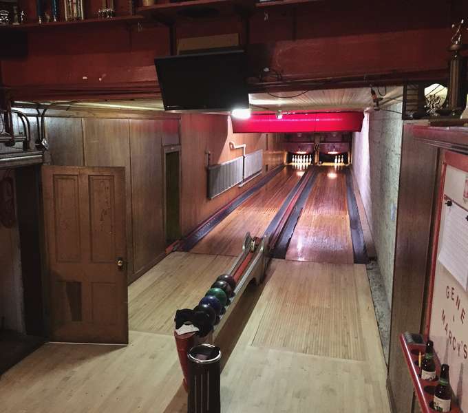 Holler House: A Bar in Milwaukee, WI - Thrillist