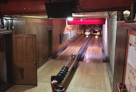 Holler House: A Milwaukee, WI Bar.