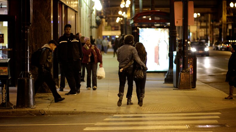 Things You Need to Know Before Dating a Chicagoan - Thrillist