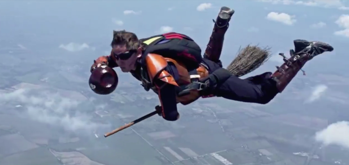 Skydivers Play Quidditch - Harry Potter (Video) - Thrillist