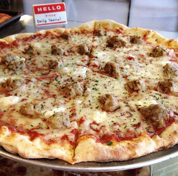 Hello Pizza: A Restaurant in Minneapolis, MN - Thrillist